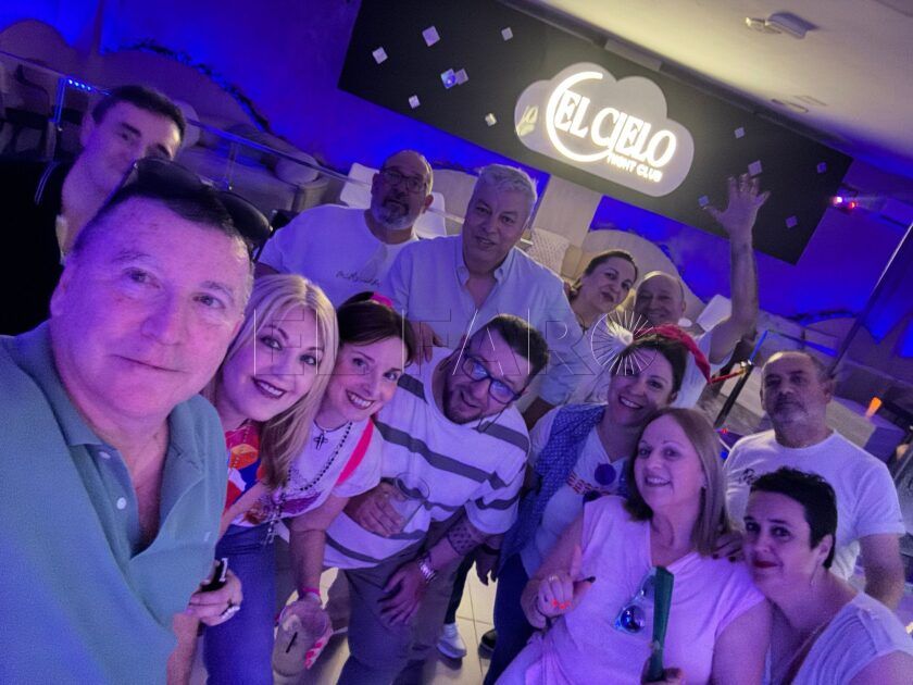 Alrededor de 300 melillenses se dieron cita en la fiesta noventera más ...